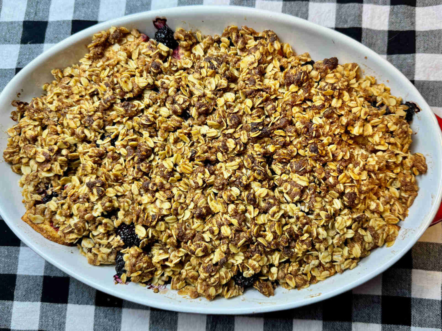 Apple and Blackberry Crisp with Oat Topping: Comfort all Year - Wired Homestead